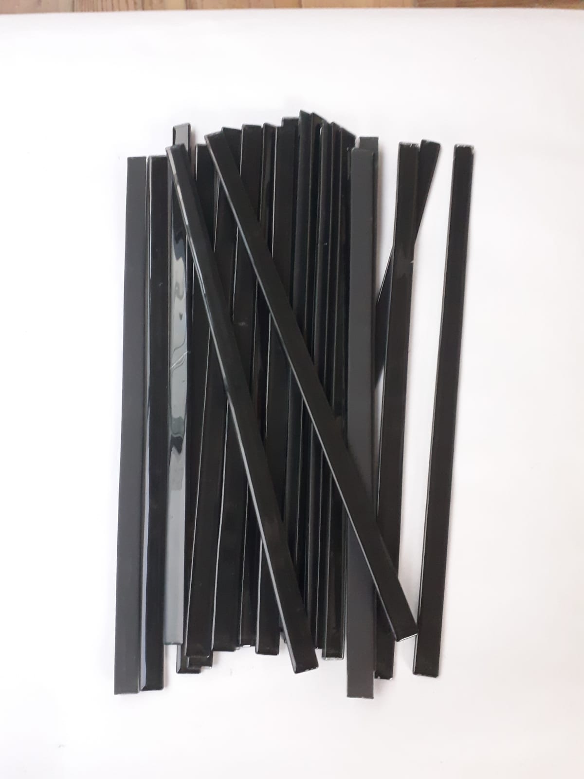 Listel de vidrio 1x26cm x unidad-Negro para mosaiquismo